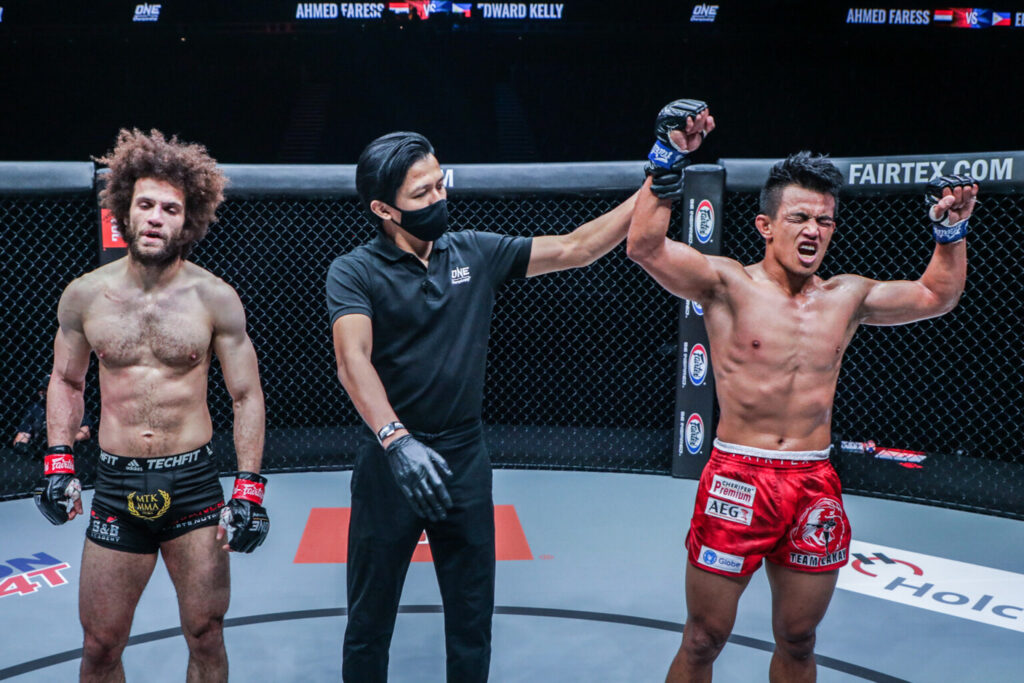 Team Lakay's Edward Kelly ends slump, wins by split decision ...